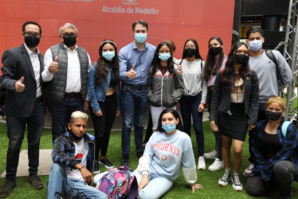 Con más de 2.200 estudiantes inician las clases en la Ciudadela de la ...
